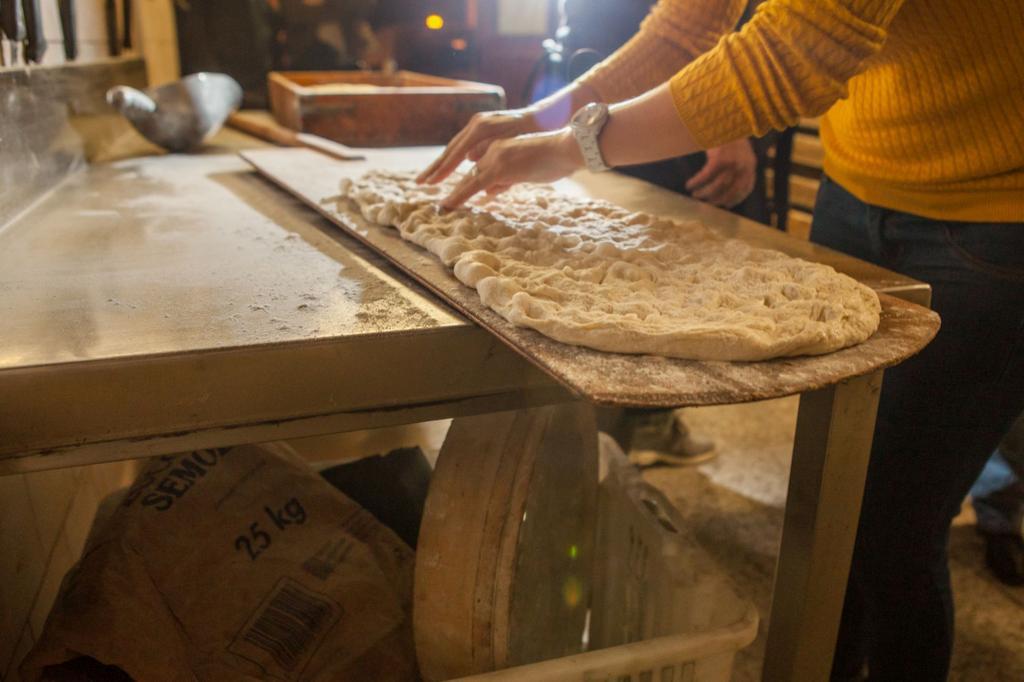 Rome to Frascati Tour: Pizza Making Class & Wine Tasting