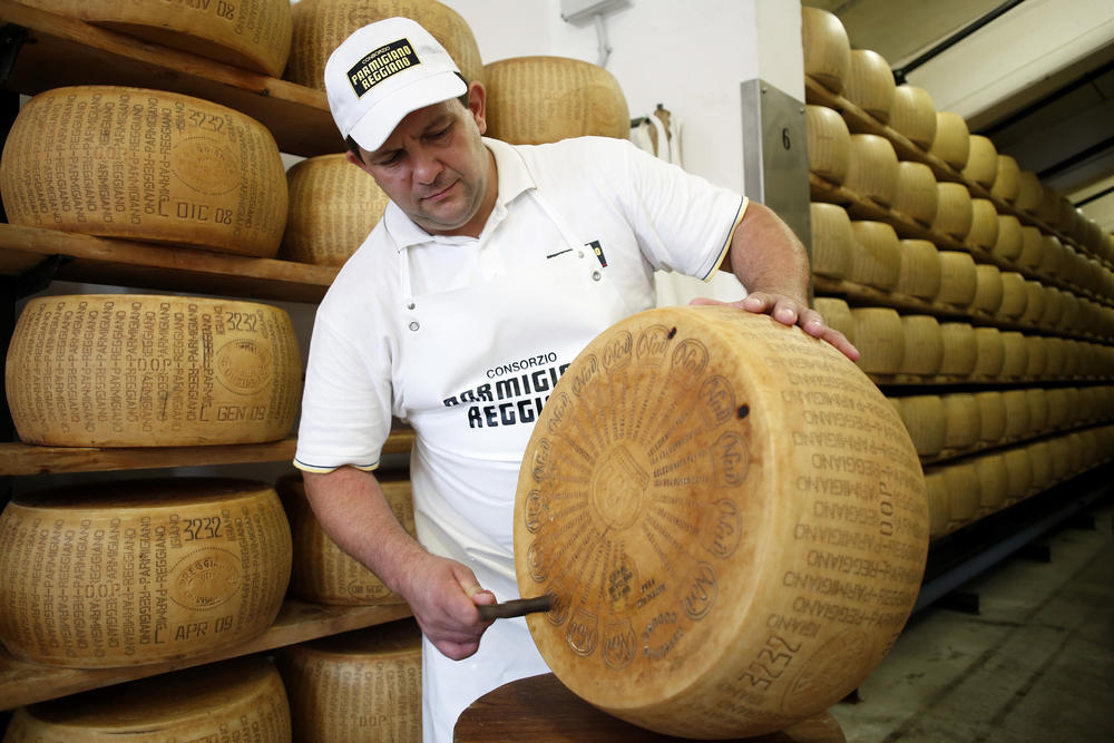 Parma: Discover Parma Prosciutto & Parmigiano Reggiano