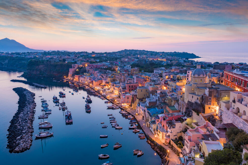 Italian Islands to Visit off the Coast of Rome & Naples