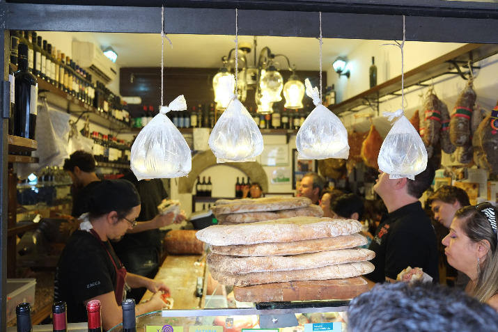 Taste Local Food While Sightseeing in Florence