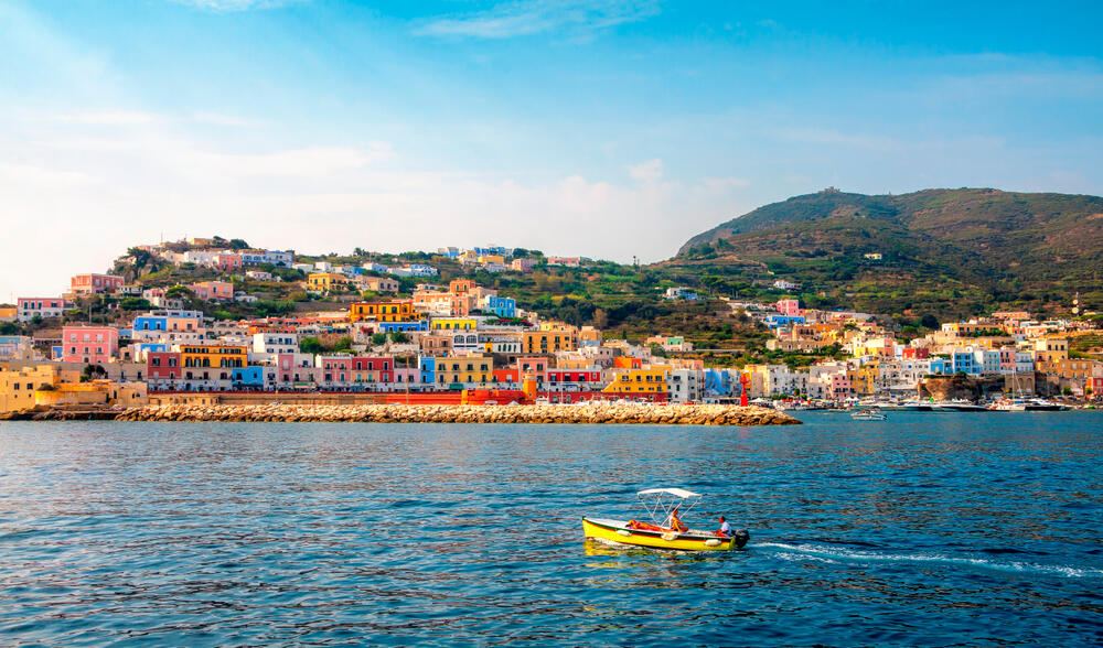 Italian Islands to Visit off the Coast of Rome & Naples
