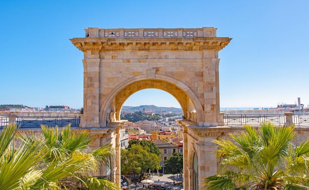 Guided tour of Cagliari: art, history and nature park