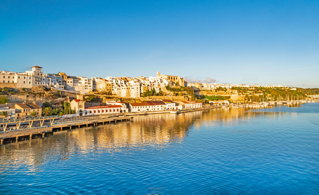 Discover Puerto Mahon with our shore excursions - Shore Emotion