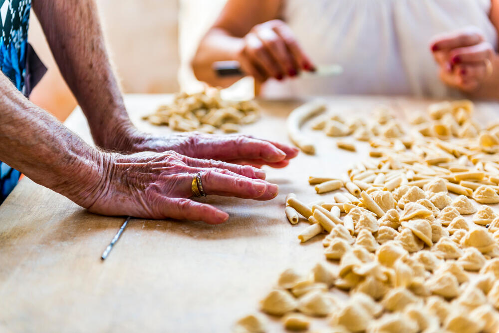 Culinary and Historic Tour of Bari with Cooking Class