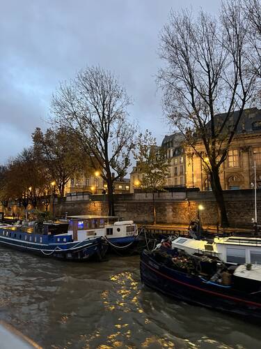 Weekend trip Florence to Paris for students